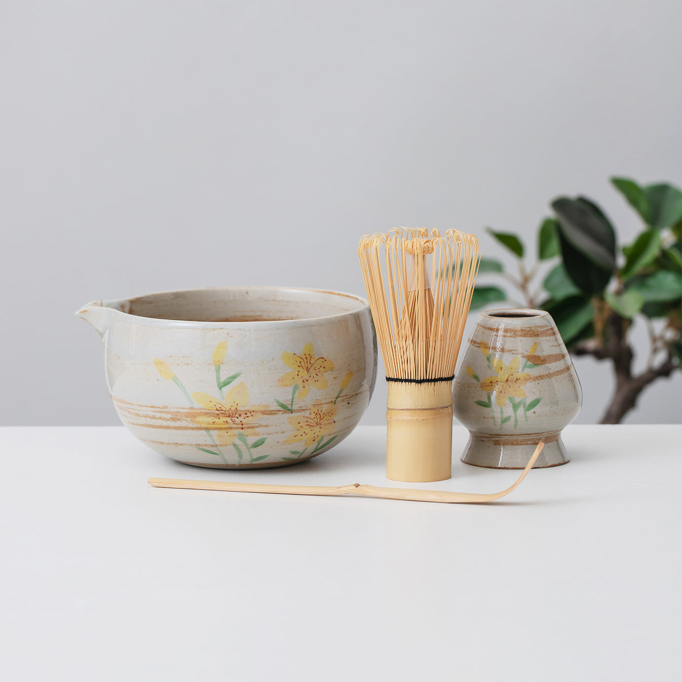Hand Painted Yellow Lily Flower Matcha Bowl Set with Spout, Matcha Gif ...